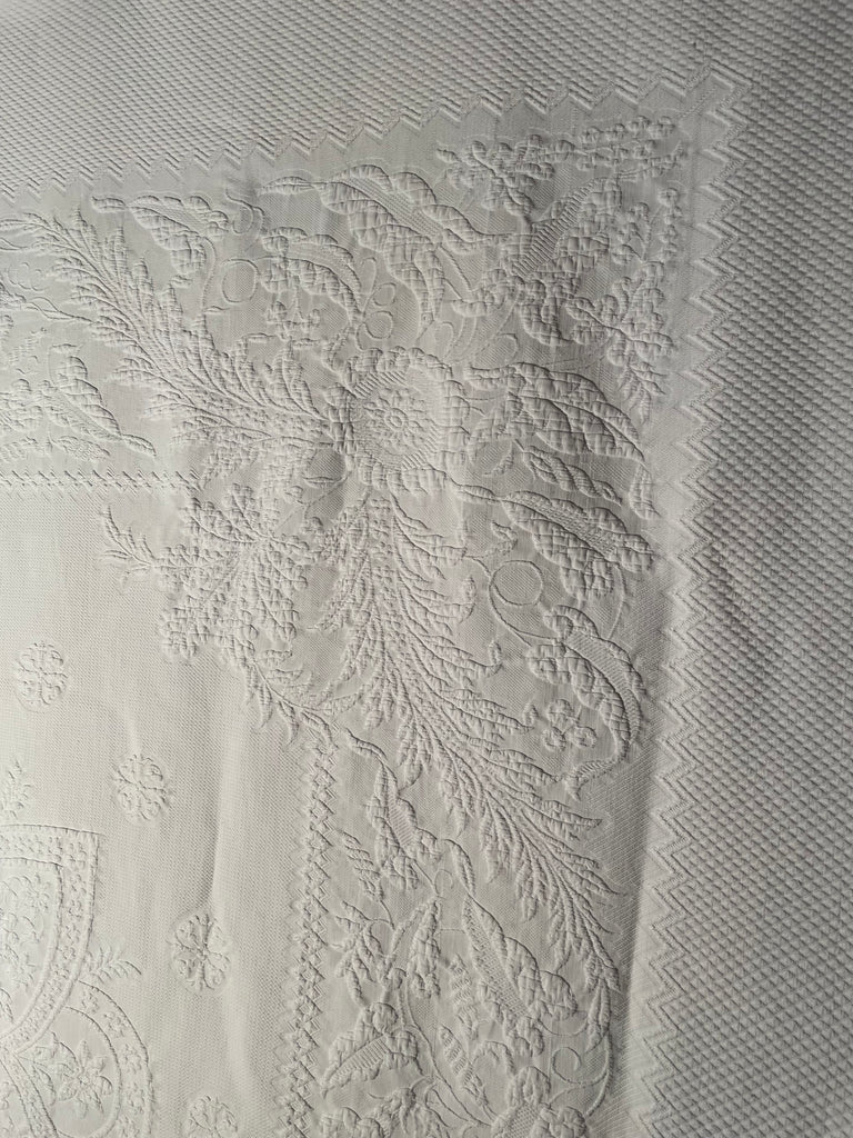 Marseille Counterpane Bed Covering – Carol Telfer Antiques
